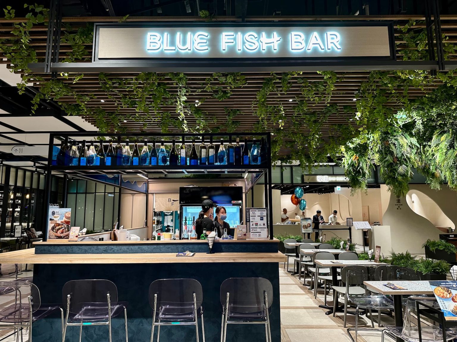 台北也能吃得到不一樣的海鮮堡「Blue Fish Bar」就位在內湖的NOKE忠泰樂生活裡！