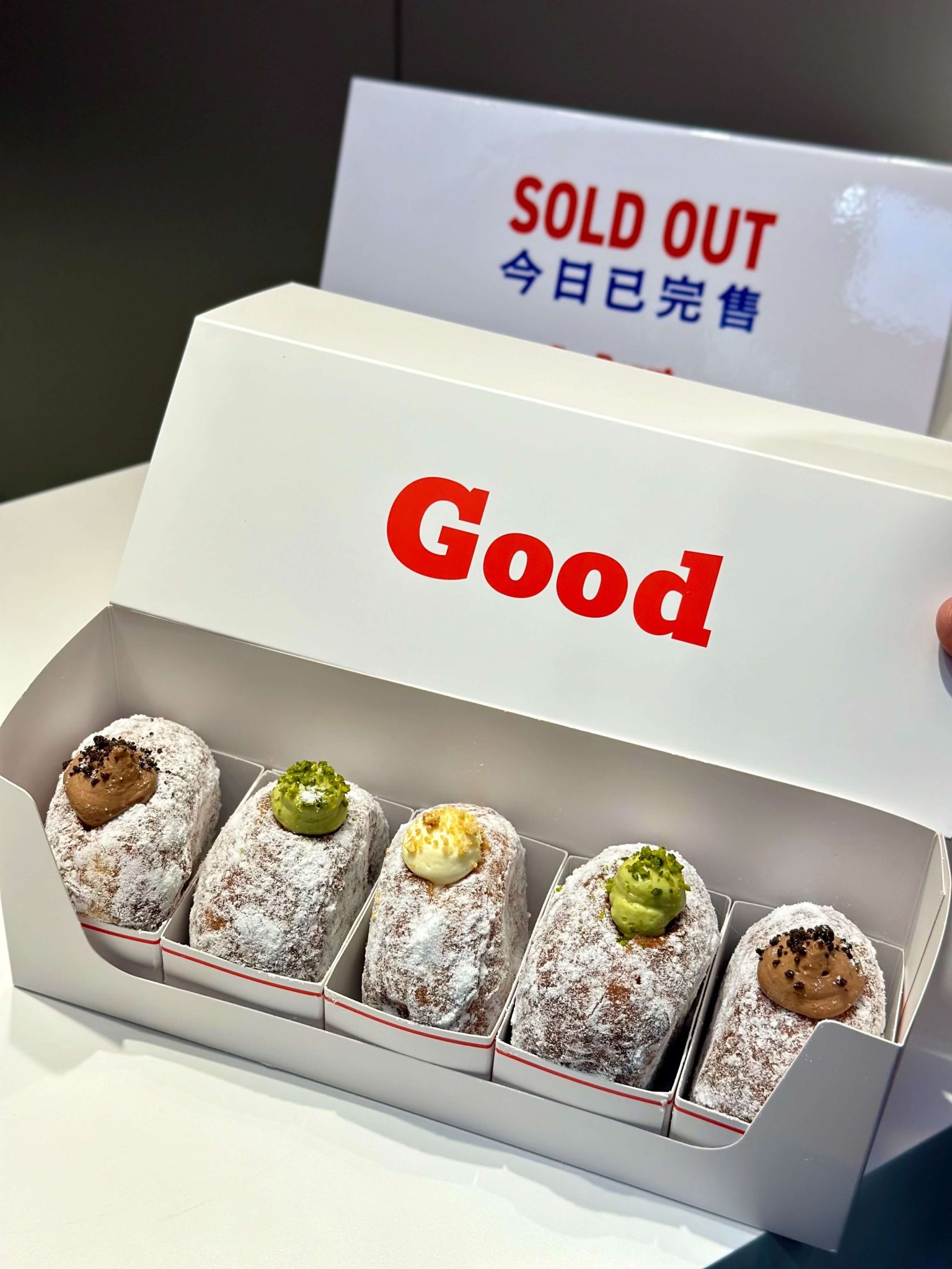 藝人阿Ken開設的甜甜圈「GooDonut」還沒營業就大排長龍！