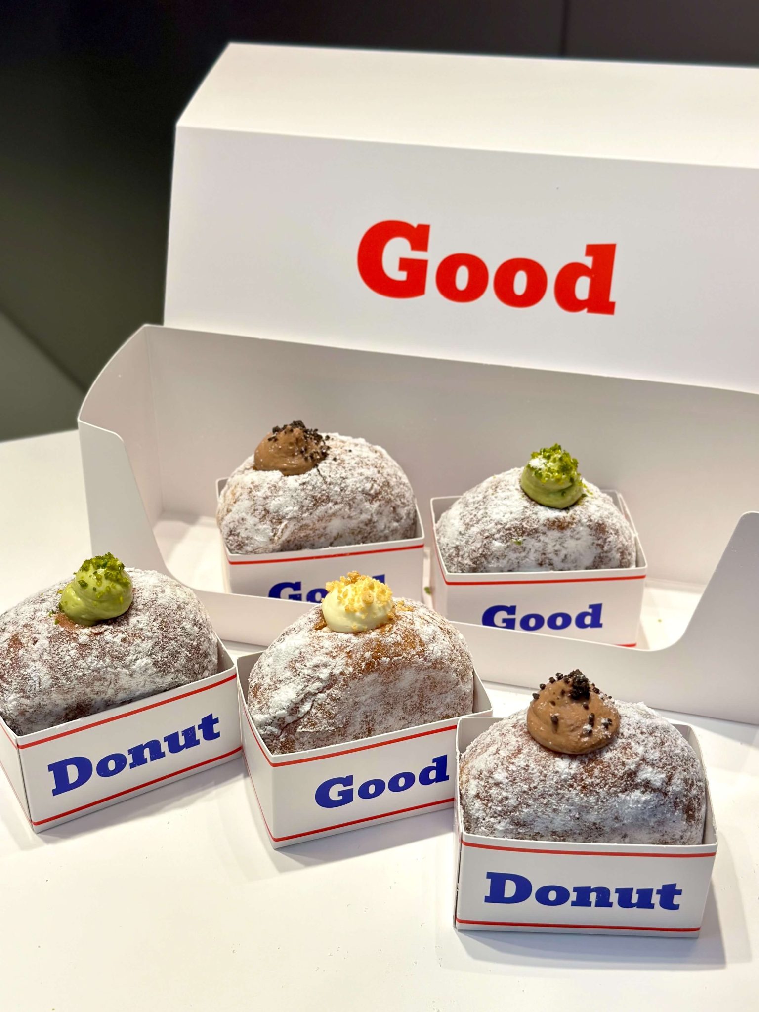 藝人阿Ken開設的甜甜圈「GooDonut」還沒營業就大排長龍！