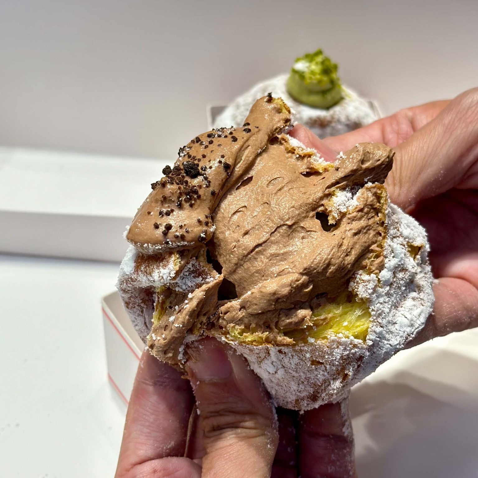 藝人阿Ken開設的甜甜圈「GooDonut」還沒營業就大排長龍！